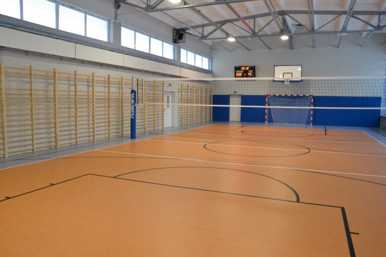 Stalowa Wola: Sala gimnastyczna w CEZ po remoncie – Radio Leliwa